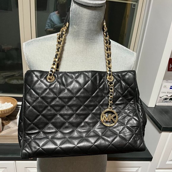 Michael Kors | Bags | Michael Kors Quilted Leather Bag Black W Gold ...